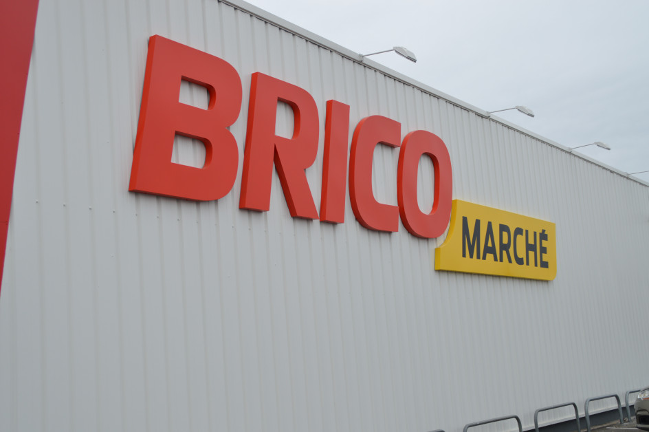 The acquisition of Bricorama by Bri... - diyinternational