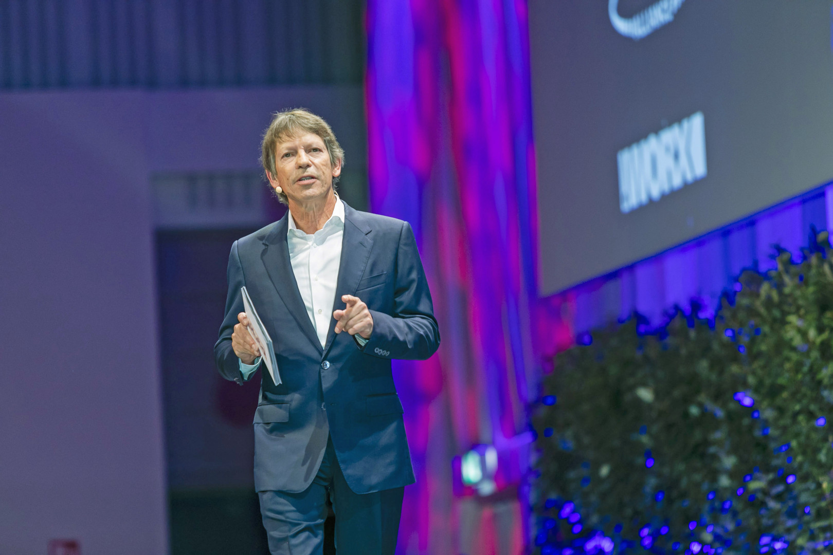 Visions against uncertainty - diyinternational