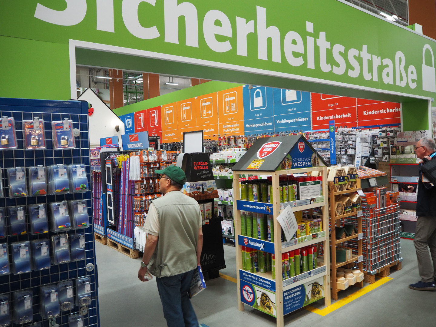 Berlin DIY store air - diyinternational
