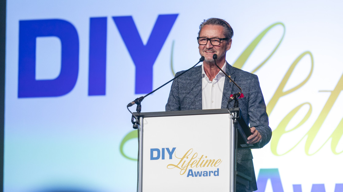 DIY Lifetime Award for an ‘artist o... - diyinternational