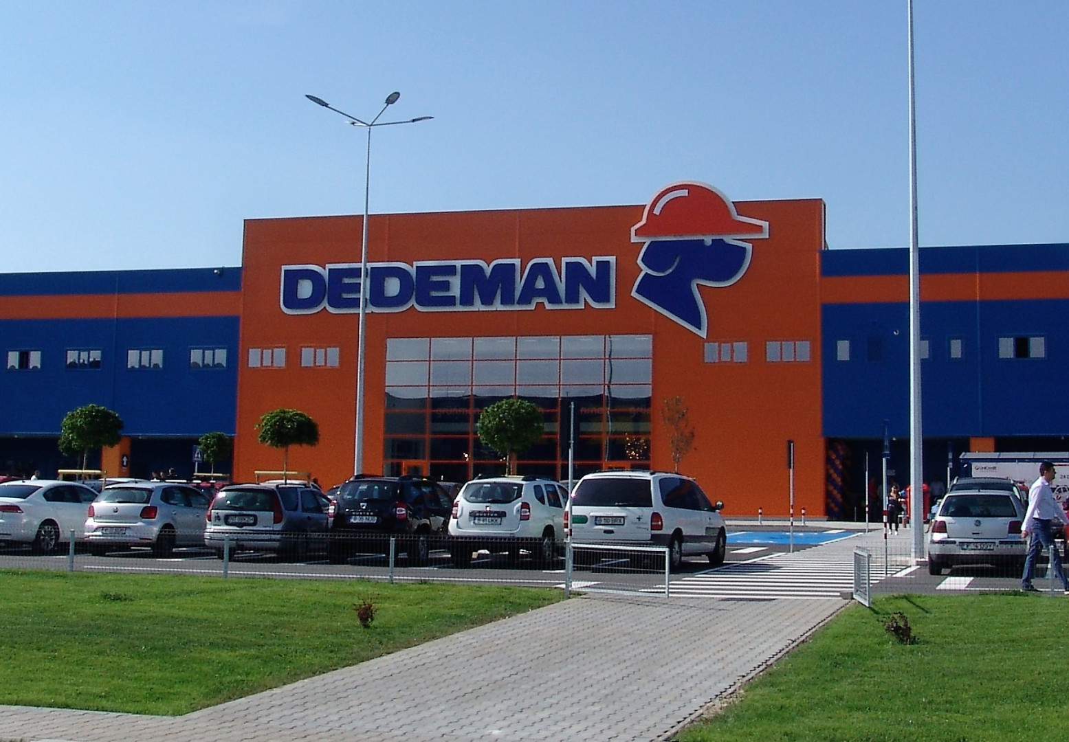 Market leader Dedeman opens its 48t... - diyinternational