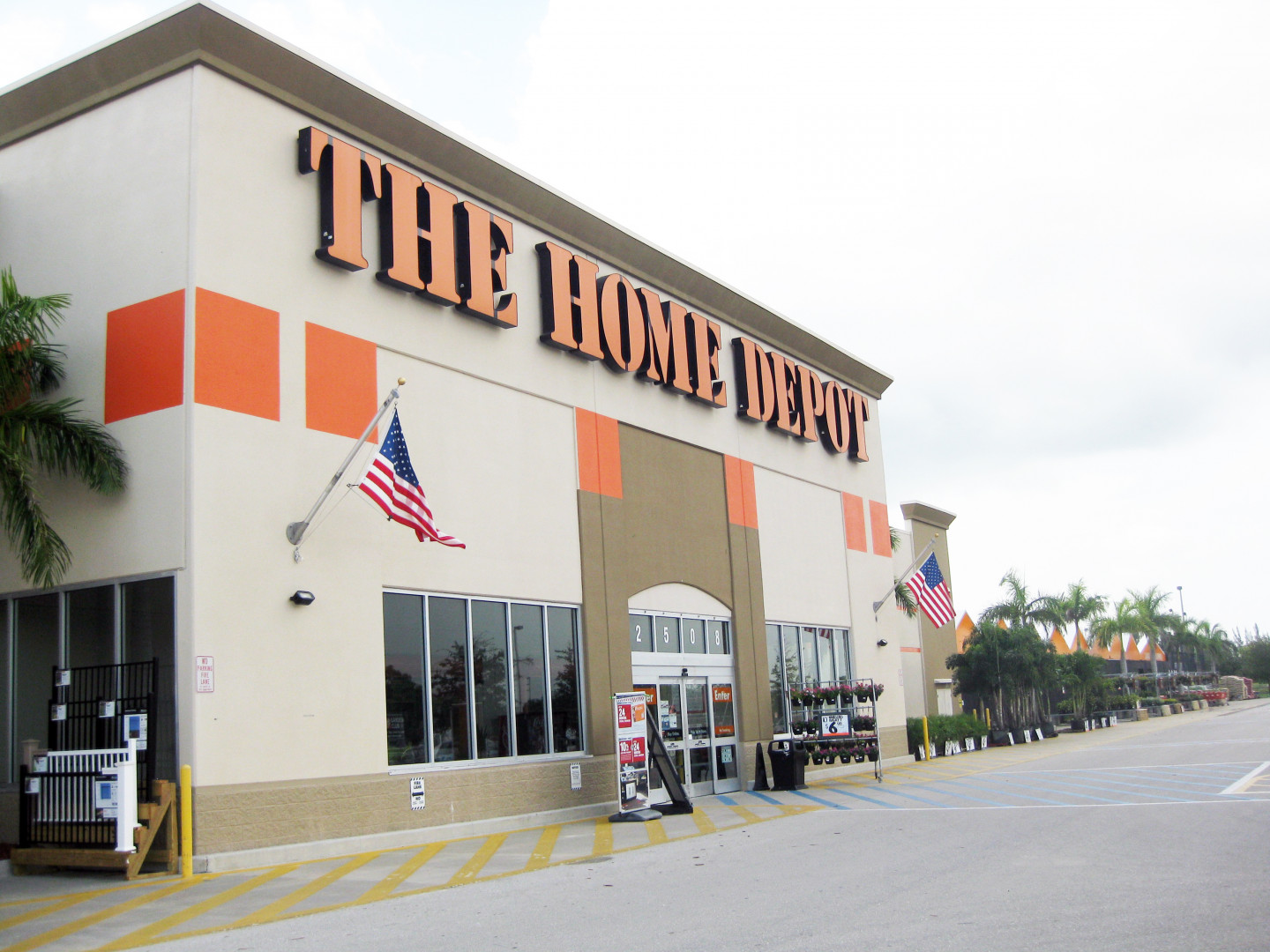 How hardlines retailers performed - diyinternational